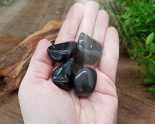 Obsidiana: significado, benefícios e como utilizá-la